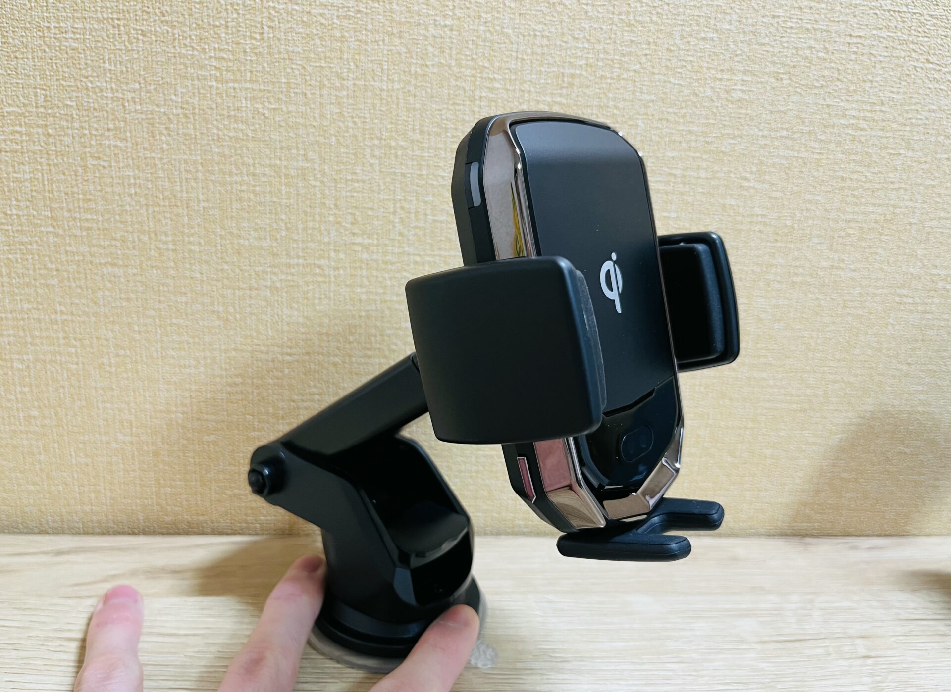 KASHIMURAワイヤレス充電器レビュー｜車用ならOKW-8が優秀！選び方も解説 | そよかぜ快適ライフ